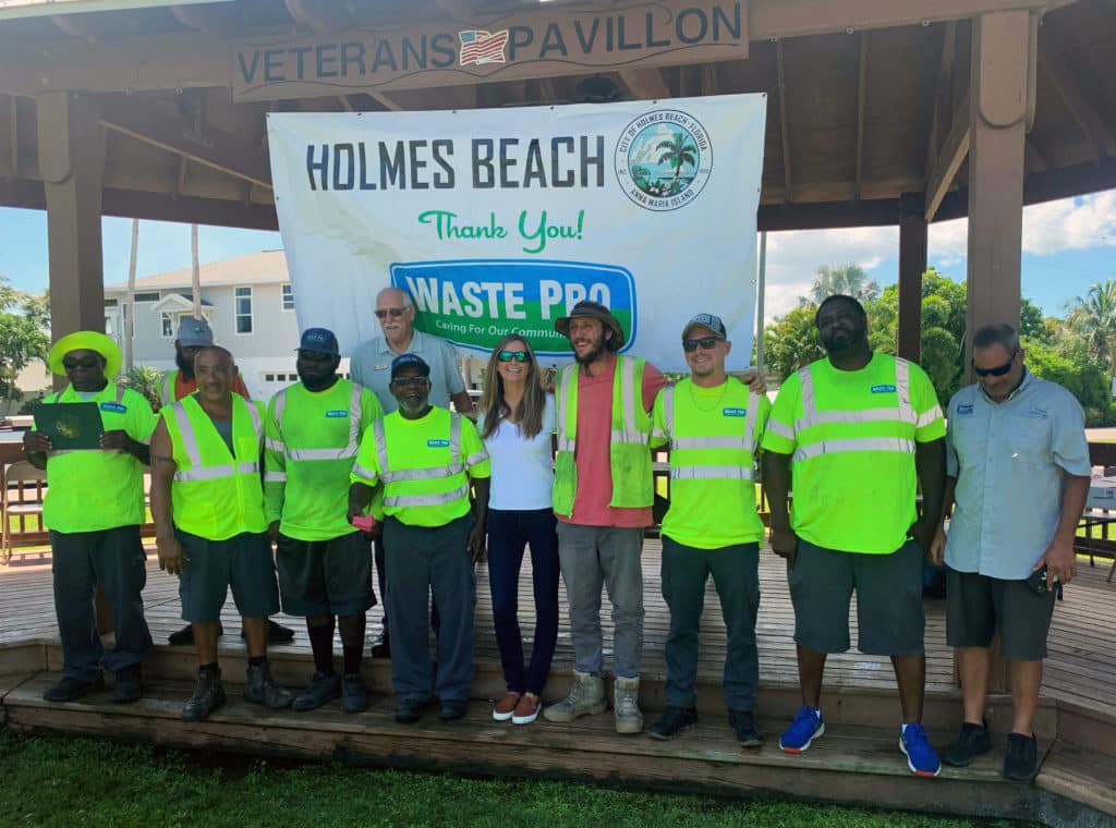 Holmes Beach, FL celebra el Waste Pro con una proclamación - Waste Pro